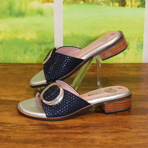 Navy Blue Flat Sandals with Metallic Buckle | Ref B649 – Bucaro Shoes